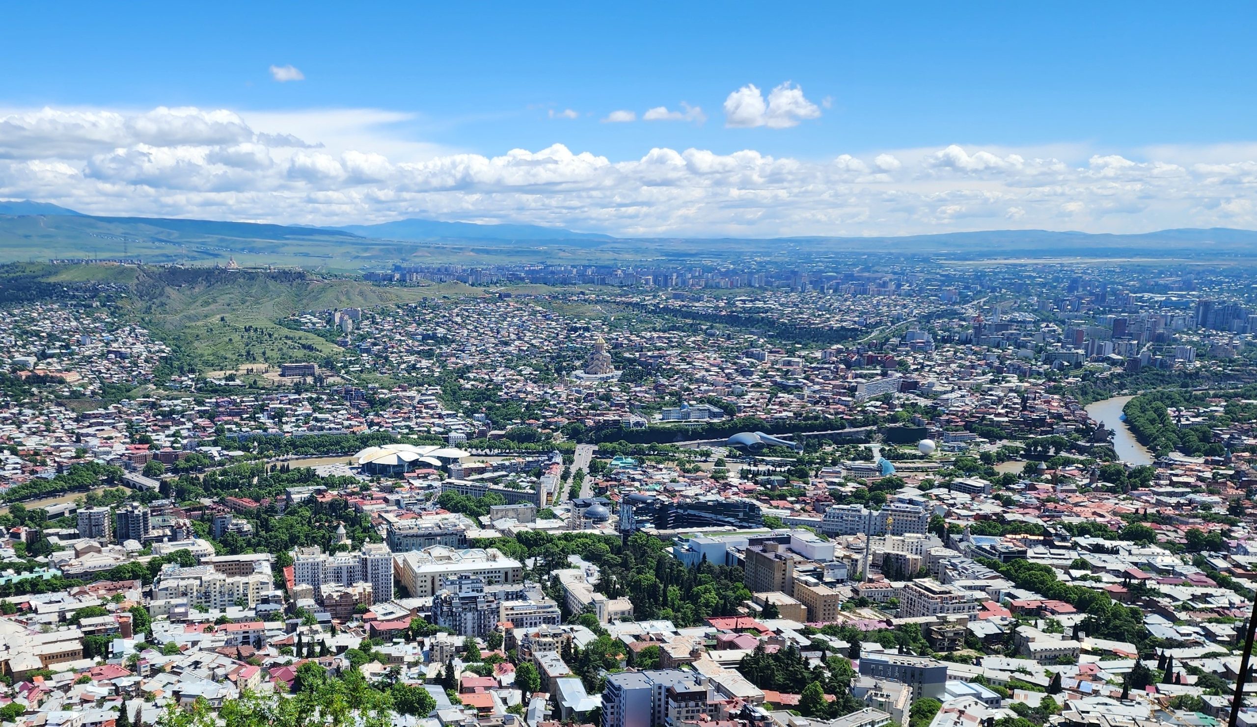 Tblisi, Georgia, a city of contrasts – Wanderwiles